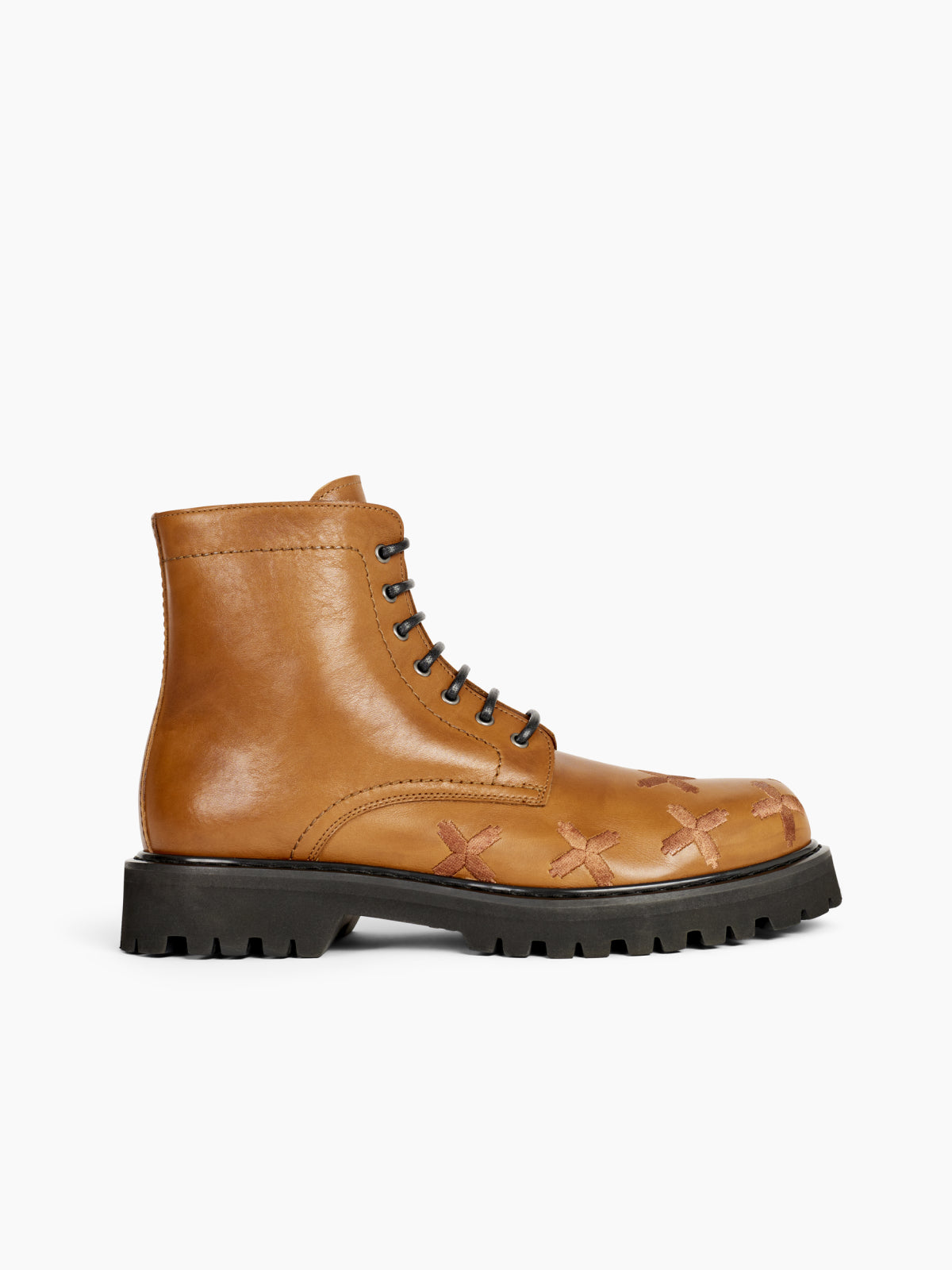 Boots – Armando Cabral